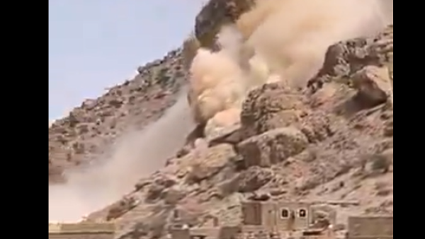 Massive rockslides in Dawa'an area, Hadramout, east of Yemen | Al Bawaba